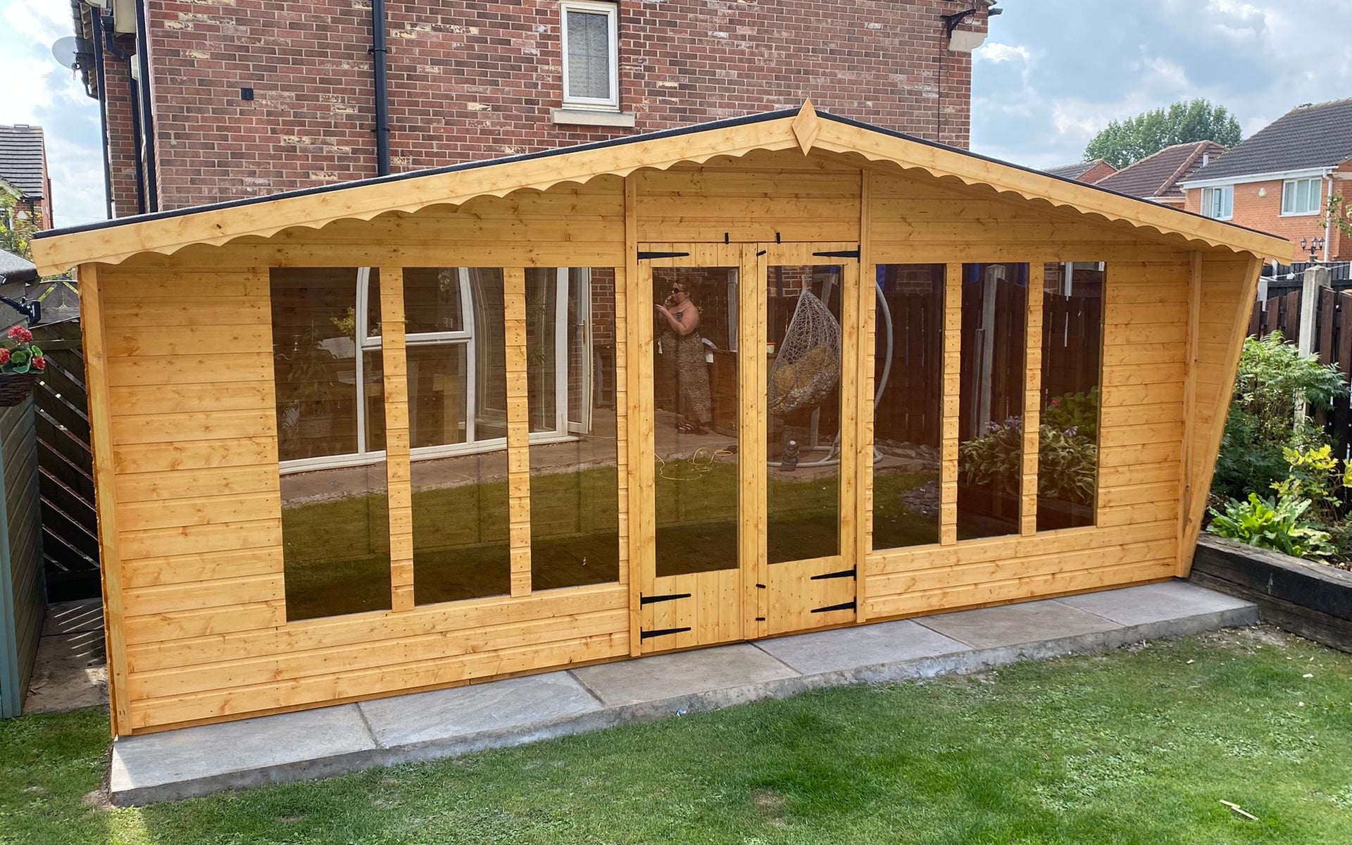 Apex Summerhouse - Long windows – AT Sheds
